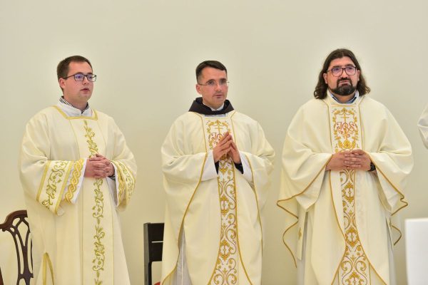 Sinj (Brnaze): Blagoslov crkve – Franjevačka provincija Presvetog ...