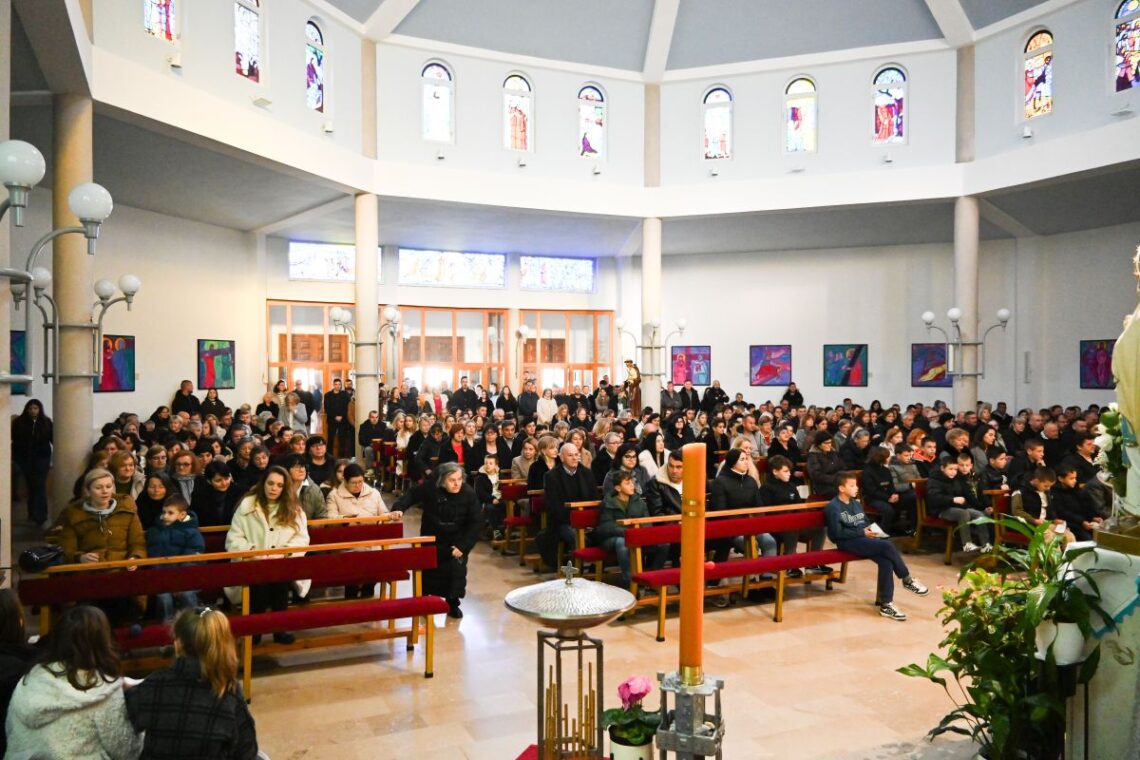 Bogoslovi u Otoku – Franjevačka provincija Presvetog Otkupitelja – Split